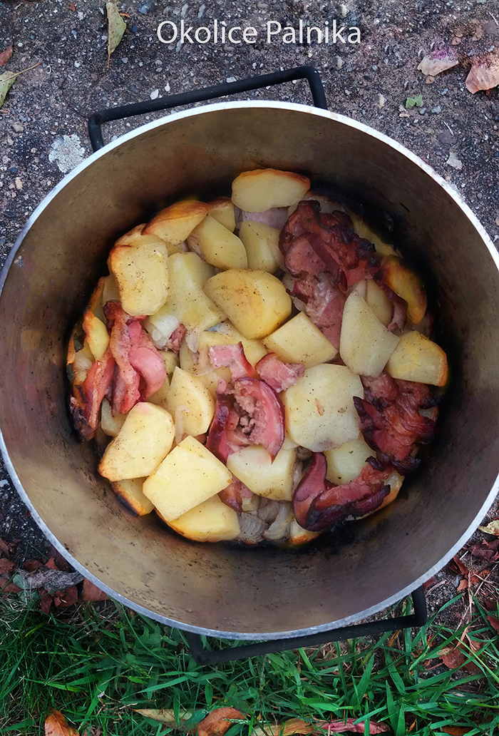 Pieczonki, duszonki - ziemniaki w kociołku - przepis - Okolice Palnika